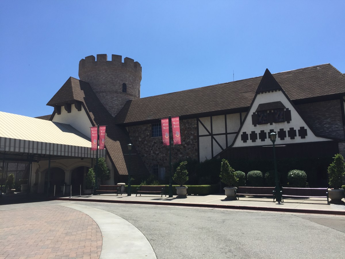 Good Neighbor Hotel: Anaheim Majestic Garden Hotel – Busy Disney
